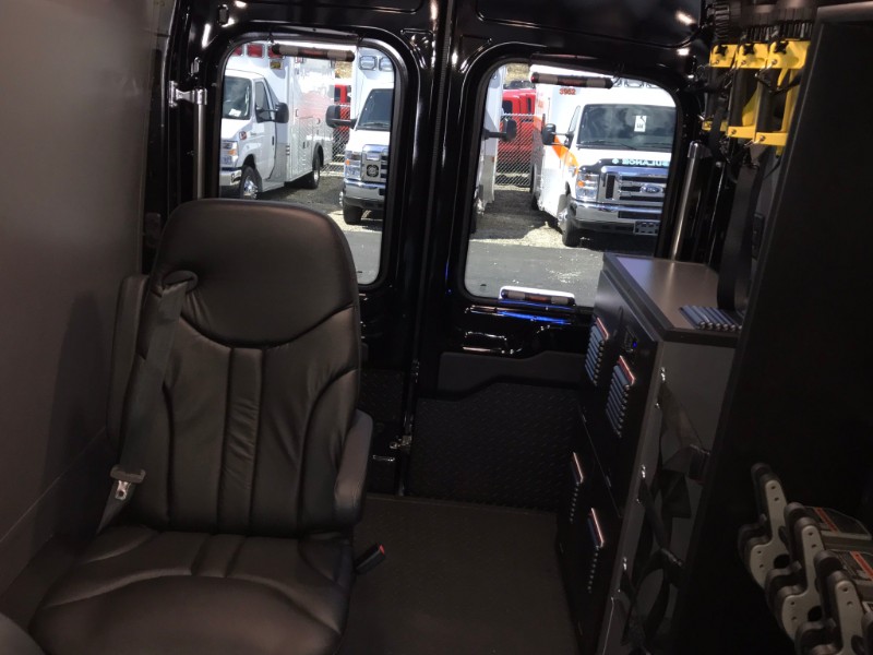 First Priority Emergency Vehicles: Vehicle Conversions: Mobile Command ...