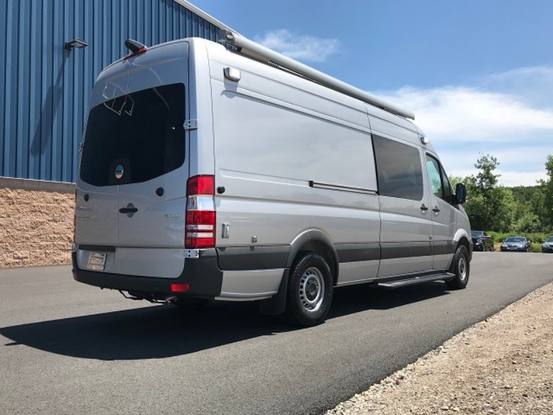 First Priority Emergency Vehicles: Vehicle Conversions: Mobile Command ...